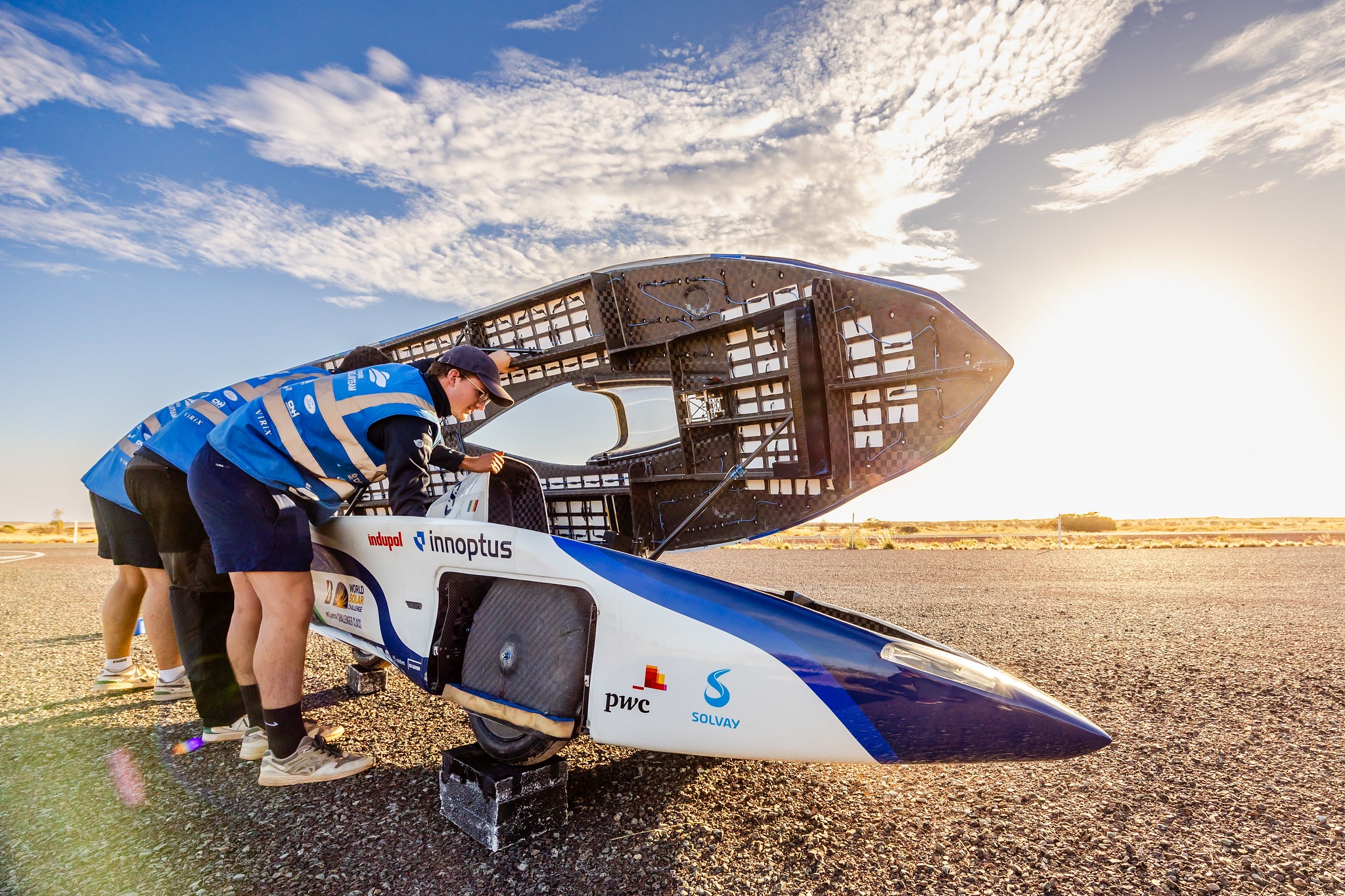 Network Innovations Sponsors the Innoptus Solar Team in World Solar Challenge